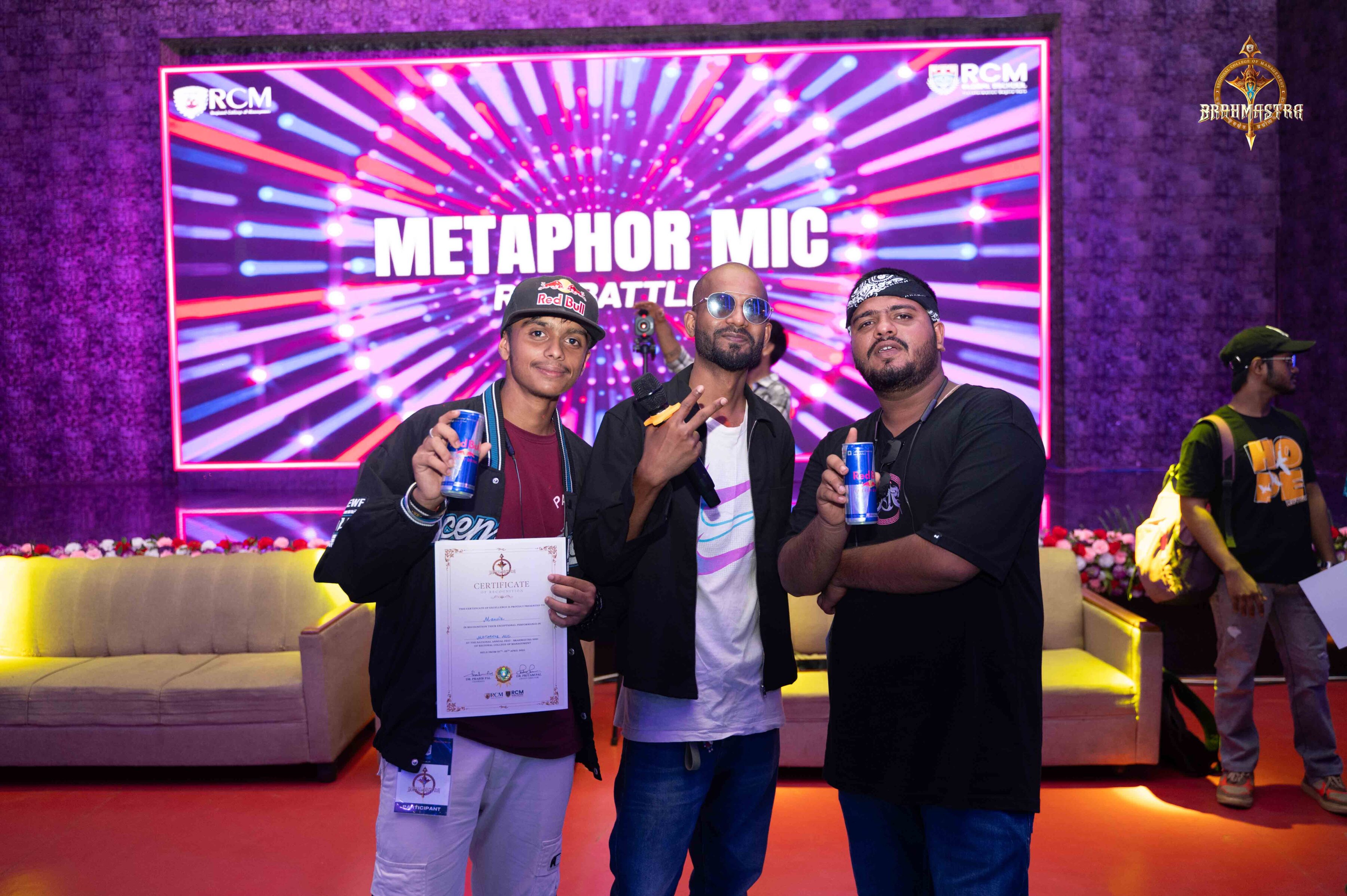 METAPHOR MIC - Regional College Of Management